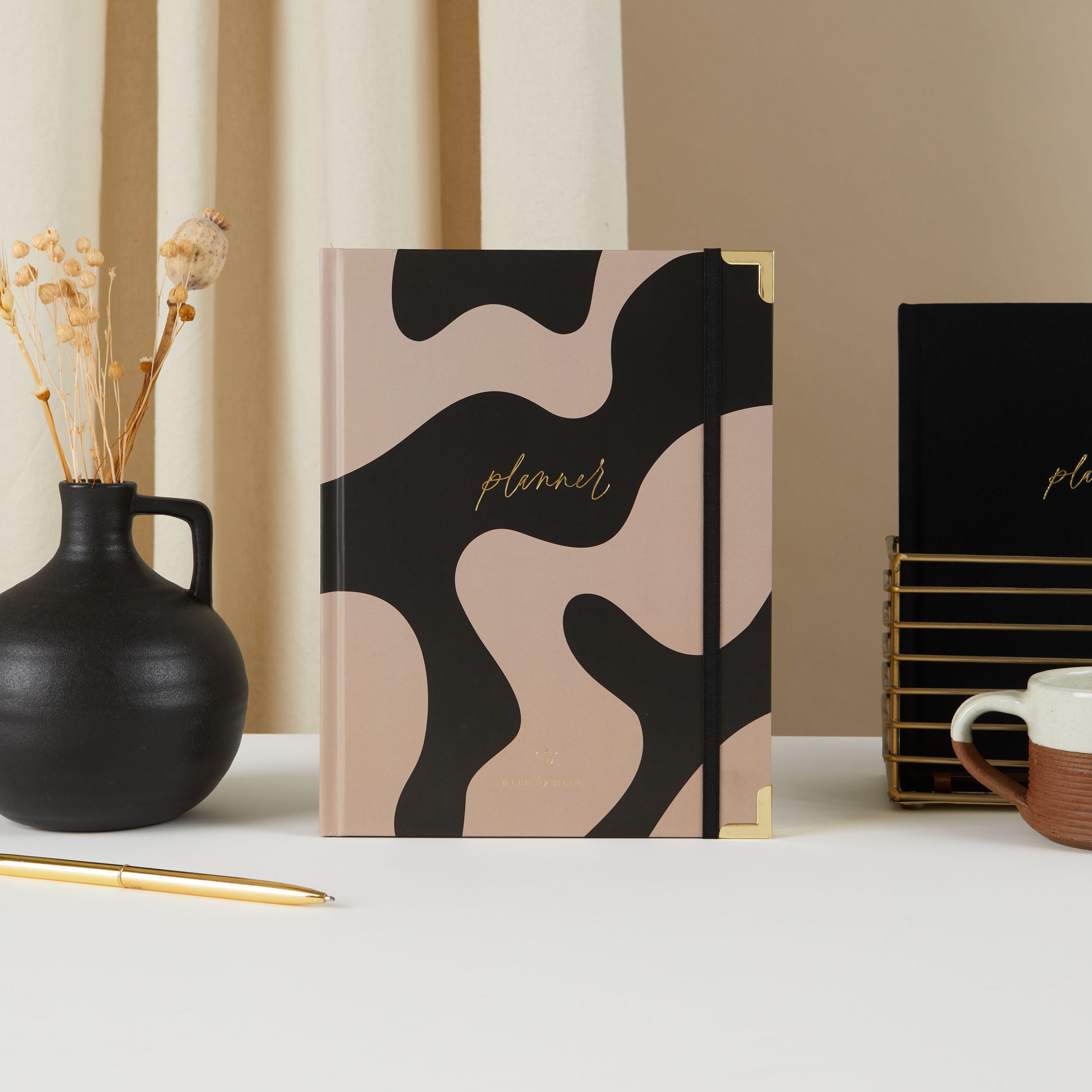 Undated Weekly Planner - Curve Contemporary Undated Weekly Diary ...